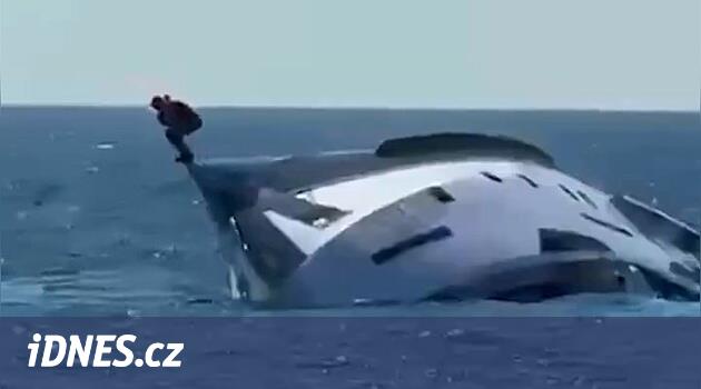 Jachta za milion dolarů se potopila hned při své první plavbě - iDNES.cz