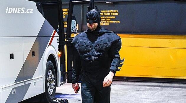 Batman z Detroitu. Hráč NHL dorazil na zápas v kostýmu superhrdiny ...