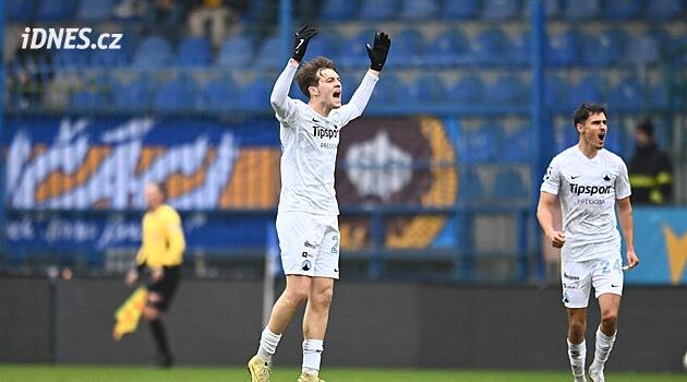 Liberecký Daniel Rus vstřelil z penalty první ligovou branku - iDNES.cz