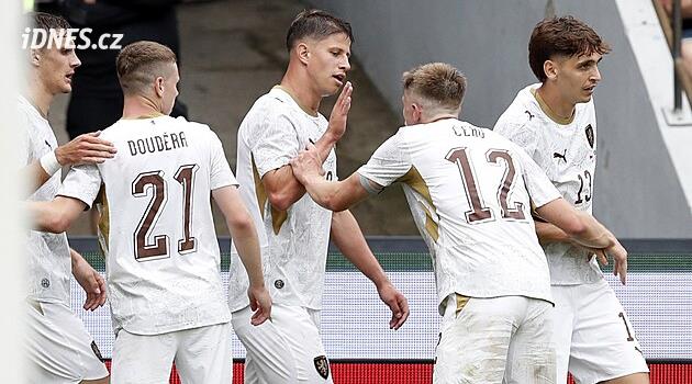 Fotbalové MS 2026: Čeští fotbalisté dorazili do New Yorku - iDNES.cz